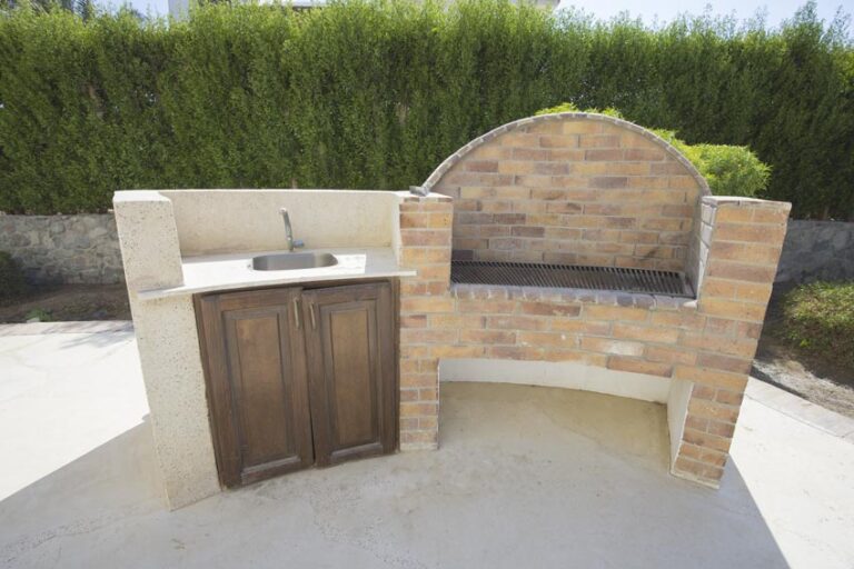 Un angolo barbecue in giardino! 10 idee per ispirarvi